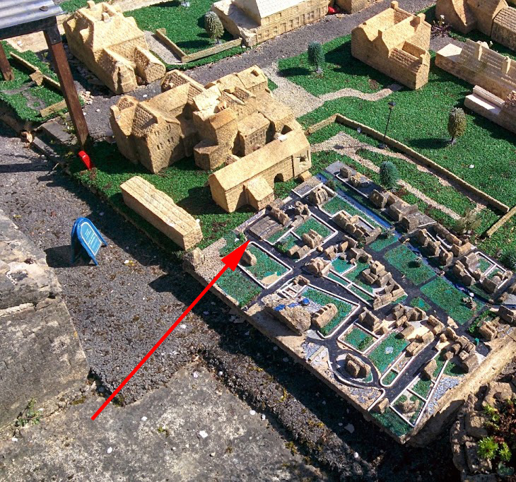 Un modèle d’un village dans un modèle d’un village dans un … – La boite ...