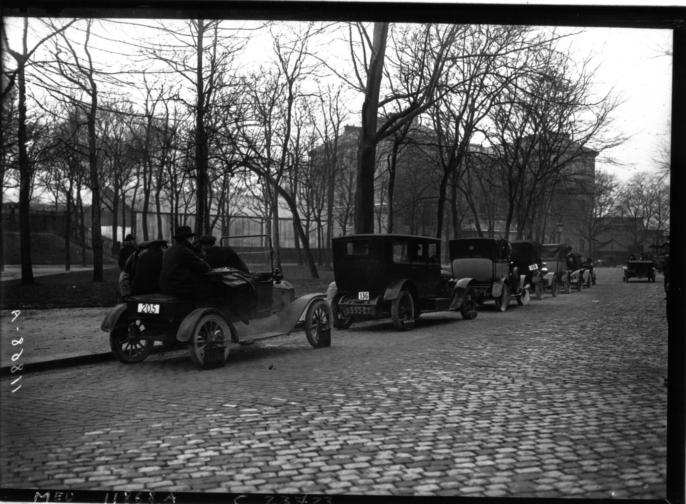 Le concours de pare-boue de la Ville de Paris en 1912 – La boite verte