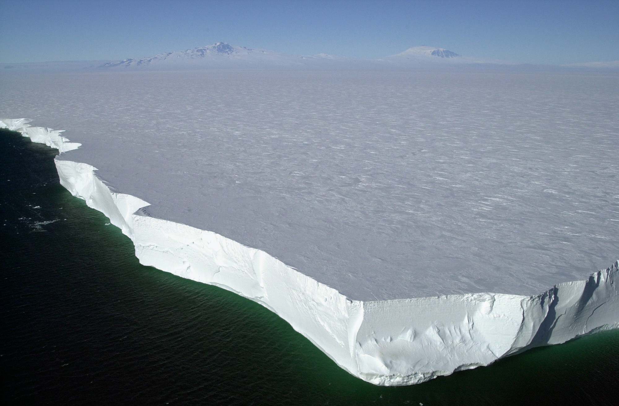08 antarctique iceberg geant La Boite Verte